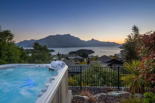 Queenscliff Villa - Outstanding Views And Close To Town - Queenstown