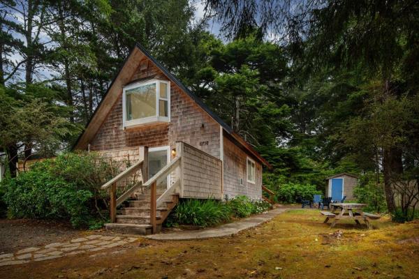 Saltwater Cottage At Gleneden Beach - Depoe Bay, OR