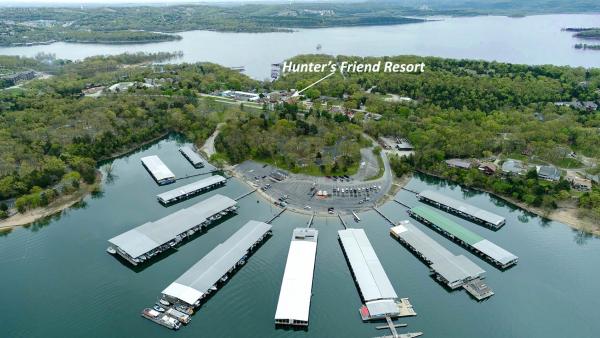 Hunter's Friend Resort On Indian Point - Table Rock Lake
