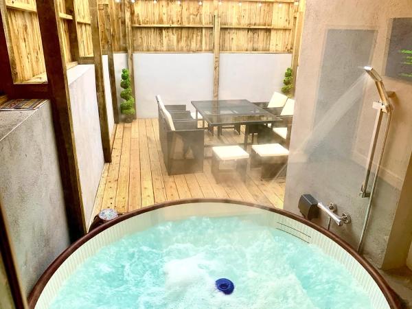Victory Luxury Hot Tub House - Blackpool