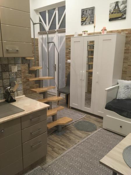 Móra Apartmanház - Hungría