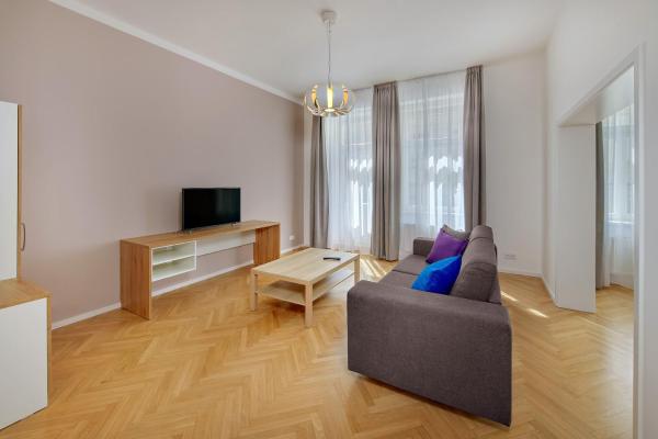 Downtown Suites Kodanska - Prague