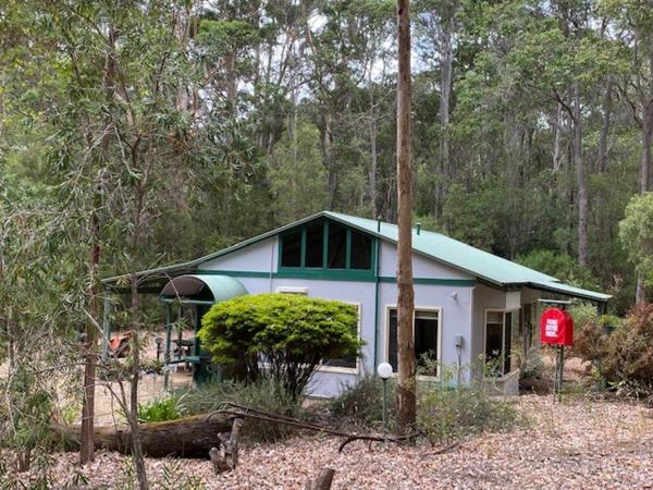 Harmony Forest Cottages & Lake Side Lodge - Margaret River