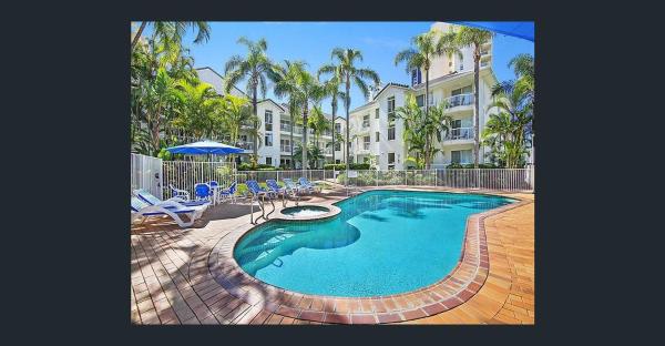 Chidori Court - Surfers Paradise