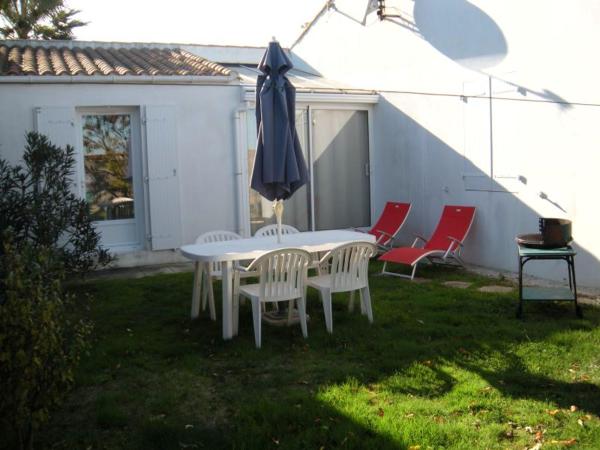 Petite Maison Charmante à La Couarde-sur-mer Avec Jardin Clôturé - Ars-en-Ré