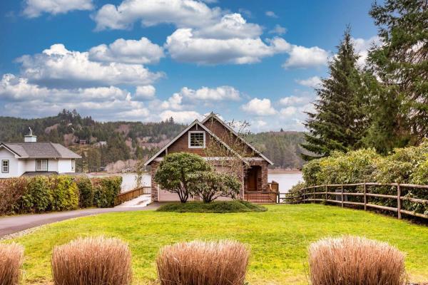 Vista Point Lake House - Florence, OR