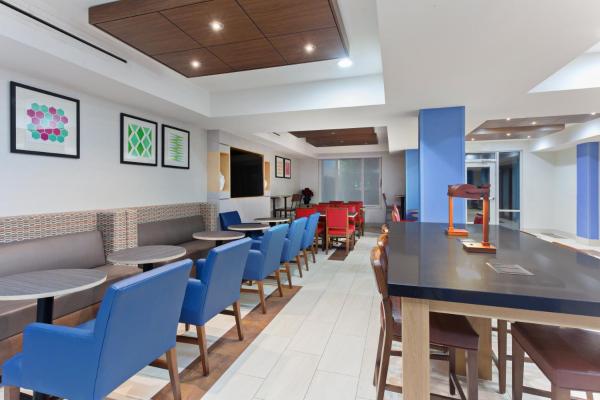 Holiday Inn Express Elk Grove West I-5 By Ihg - Elk Grove, CA