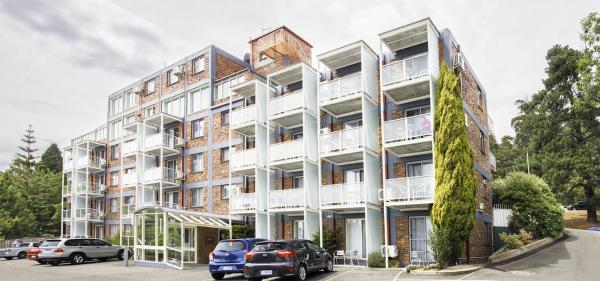 Adina Place Motel Apartments - Launceston