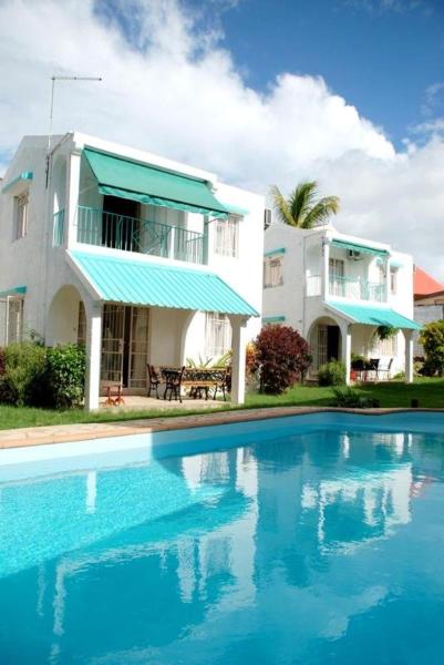 Spacious House In Flic En Flac With Shared Pool - Mauritius