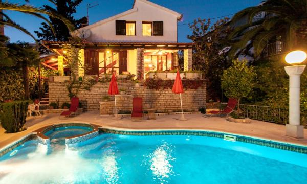 Spacious Villa In Seget Vranjica With Private Pool - Seget Vranjica