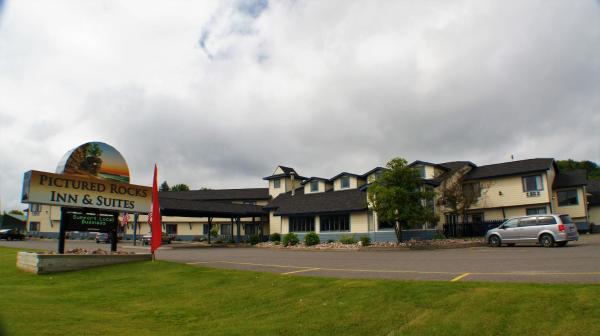 Pictured Rocks Inn And Suites - Munising, MI
