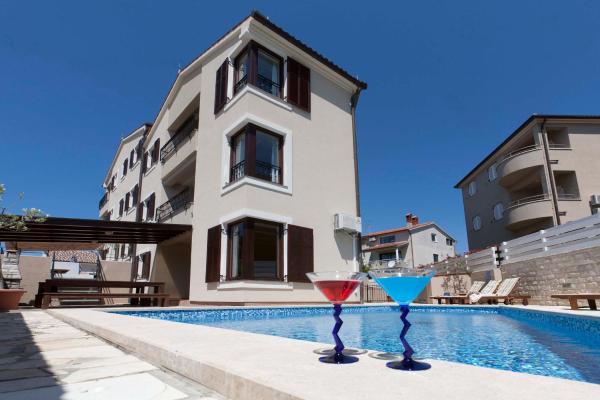 Villa Undina - Luxury Holiday House Near Beaches For Big Group - Premantura