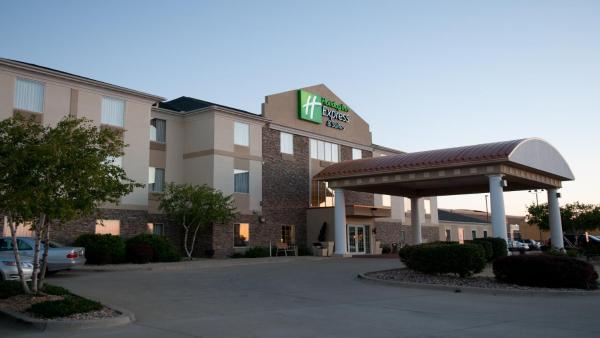 Holiday Inn Express Hotel & Suites Bloomington-normal University Area By Ihg - Bloomington, IL