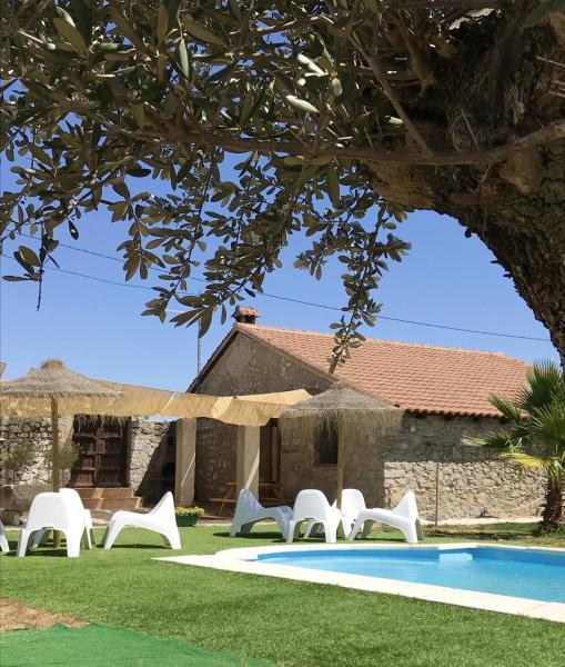 Comfortable House With Shared Pool In Alcaracejos - Pozoblanco