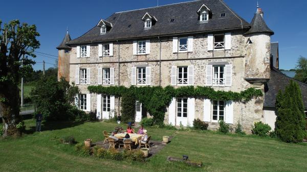 Château De Savennes - Caveau De Sabrage - Ussel