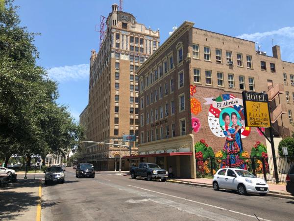 The Rialto Hotel - Nuevo Laredo