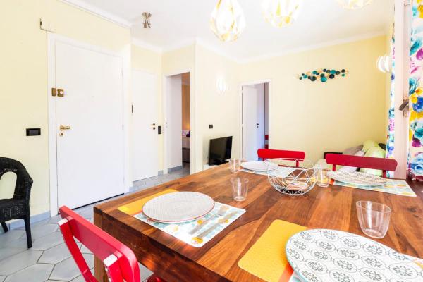 Place Amiral Barnaud - Antibes