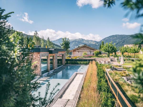 ÜBergossene Alm Resort - Goldegg