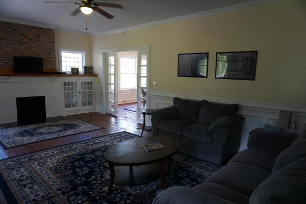 Renovated 1928 Bungalow On A Former Asylum Campus - Milledgeville, GA