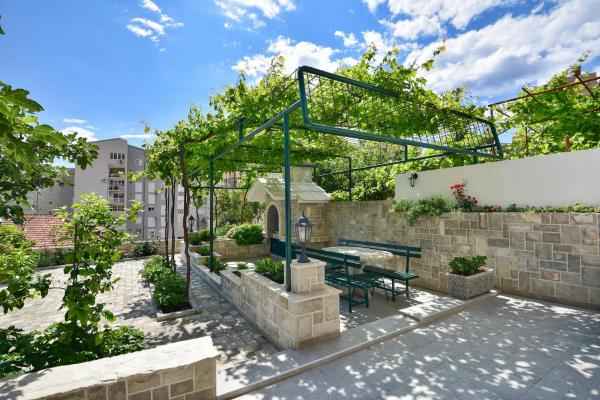 Apartments Vjeko - Makarska
