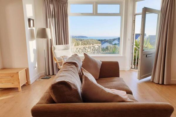 24 Cliff Apartment-3 Bed-ground Floor-sea Views - Holyhead