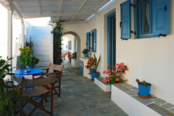 Artemis Rooms - Greece