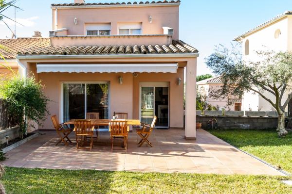Casa Con Jardin-wifi Free - Verges