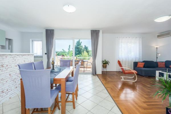 Apartments Emil - Peroj