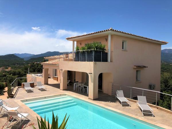 Villa Caramontinu Serena à Pinarello, Proche Plage, Vue Mer, Piscine Chauffée - Porto-Vecchio
