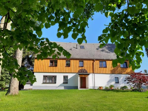 Familienfreundliche Ferienwohnung - Schneeberg