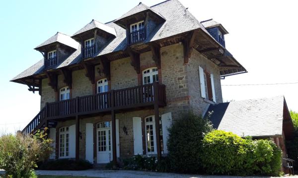 Le Chalet Suisse - Chambre Aux Fleurs - Département Manche