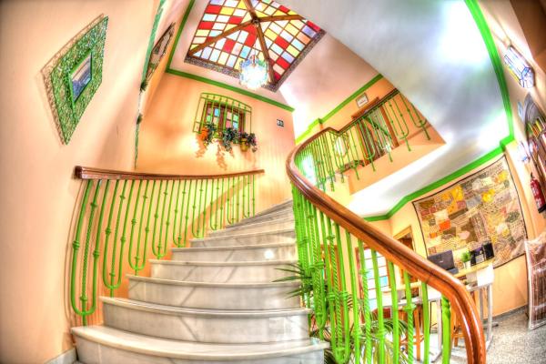 Charming Nerja Hostel - Frigiliana
