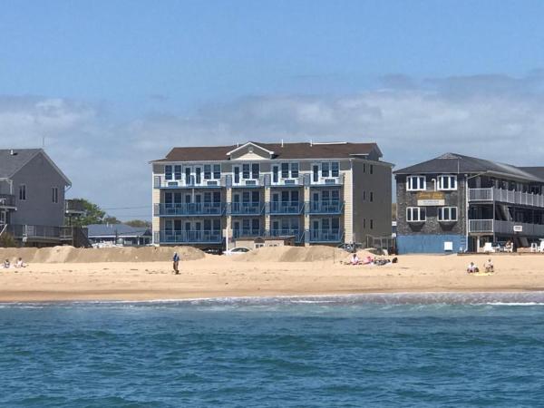 Misquamicut Beach Front Inn - Misquamicut, RI