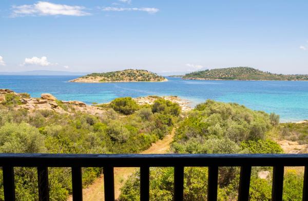 Holiday Apartment Steps From The Beach - Ситония
