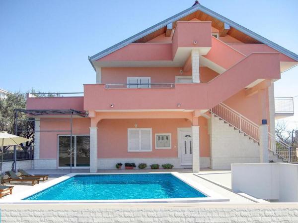 Apartment Moon With Private Pool - Croatia