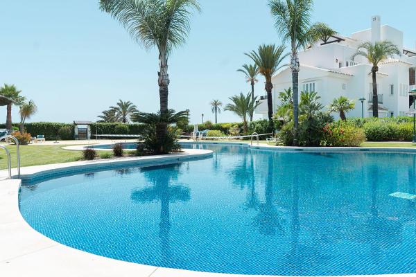 Front-line Garden Apartment In Palm Beach, Marbella - Costa del Sol