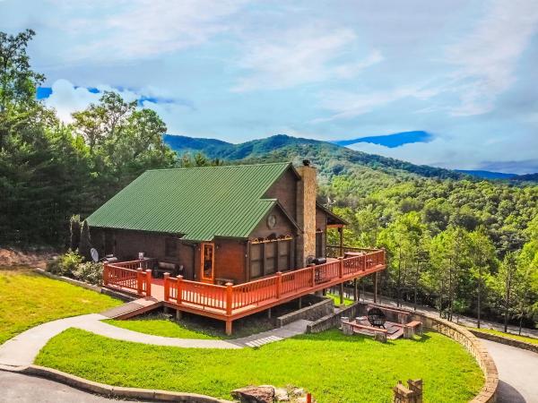 Kori's Mountain View, Free Tickets Each Paid Day, Theater Room, Hot Tub, Game Room, Wifi!!! - Townsend, TN