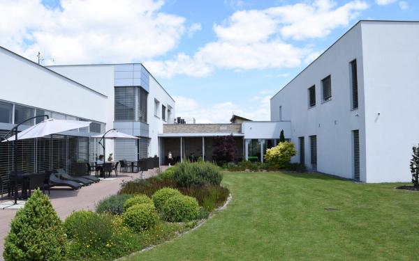 Hotel Harmony Medical & Wellness-free Parking, 1,8km From The Center - Kroměříž