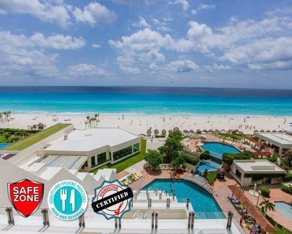 Condo In Ocean Front Resort - Cancún