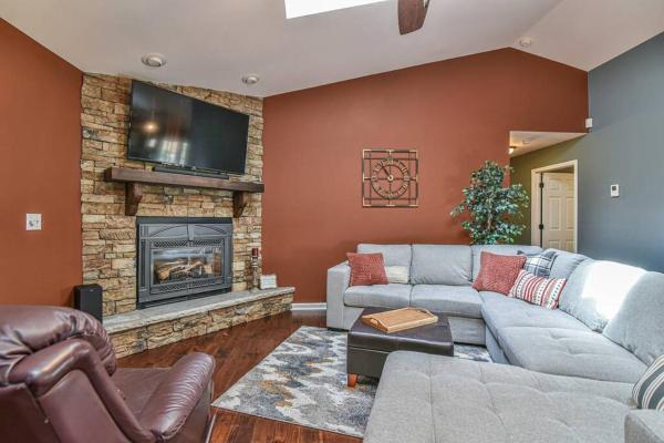 Game Room, Hot Tub, Just 7 Miles To Downtown Asheville! - Asheville, NC