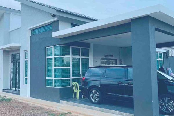 Umbai Homestay - Wak Sidin House - Merlimau