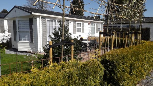 Bospareltjes Luxe Chalets Alleen Voor Recreatie - Boxtel