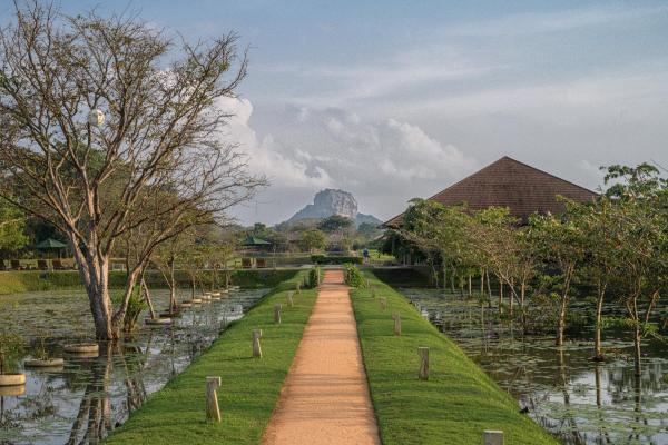 Water Garden Sigiriya - 30 Chic Designed Private Villas Overlooking Sigiriya - Sri Lanka