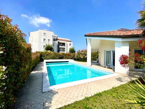 Appartamento In Villa Daniela Con Piscina Privata Carraro Immobiliare Jesolo - Family Apartments - Jesolo