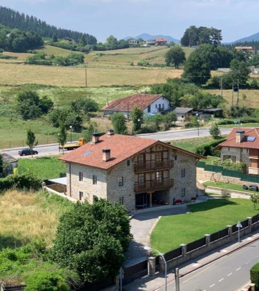 Mendiko Baserria - The Guard - Basque Country
