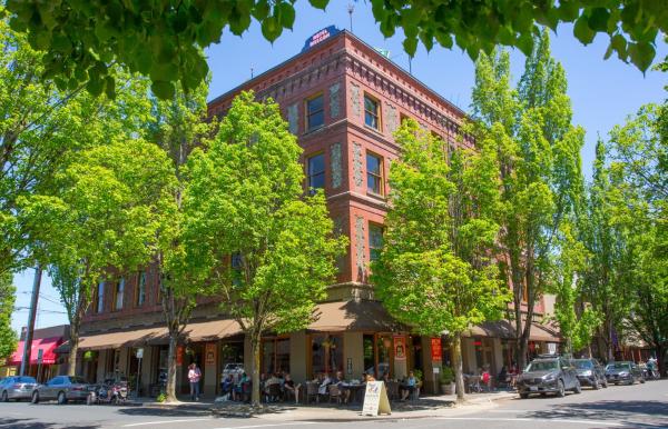 Mcmenamins Hotel Oregon - McMinnville, OR