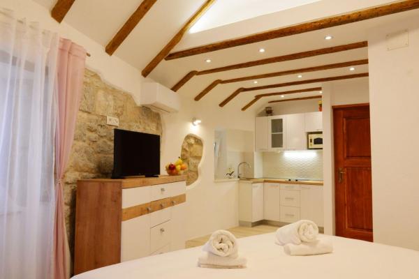 Veli Varos Old Town Deluxe Apartment City Centre - Split