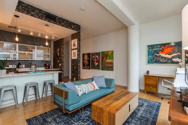 Artsy Extended Retreat Downtown Nashville - Nashville, TN