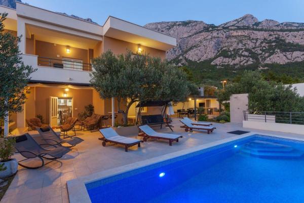 Villa Cupido In Makarska, Private Pool - Makarska