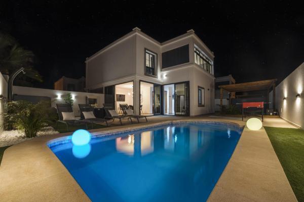 Villa Flamboyan. Piscina Cimatizada, Jacuzzi Y A.c - Playa Blanca
